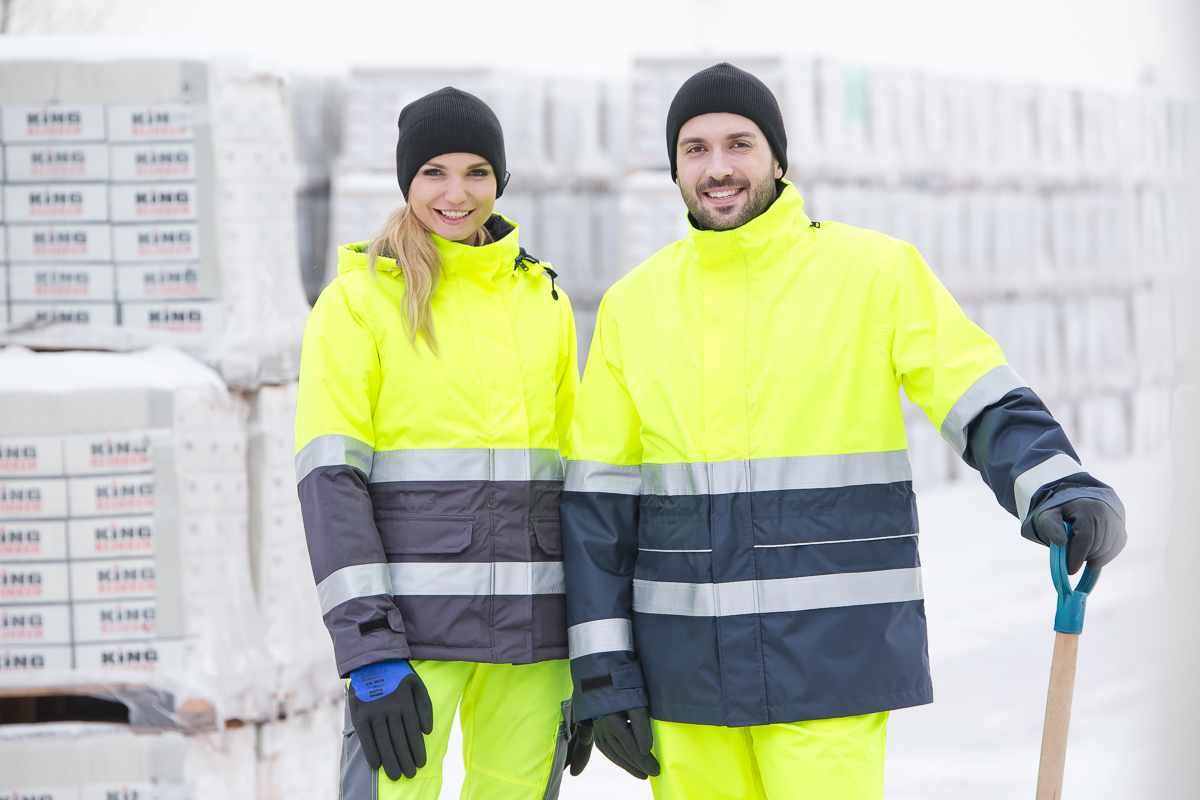 Winter protective clothing (EN 342). How to choose layers and avoid ...